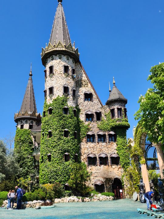 Castelul Ravadinovo - un loc de basm in inima Bulgariei - Farfuria cu ...