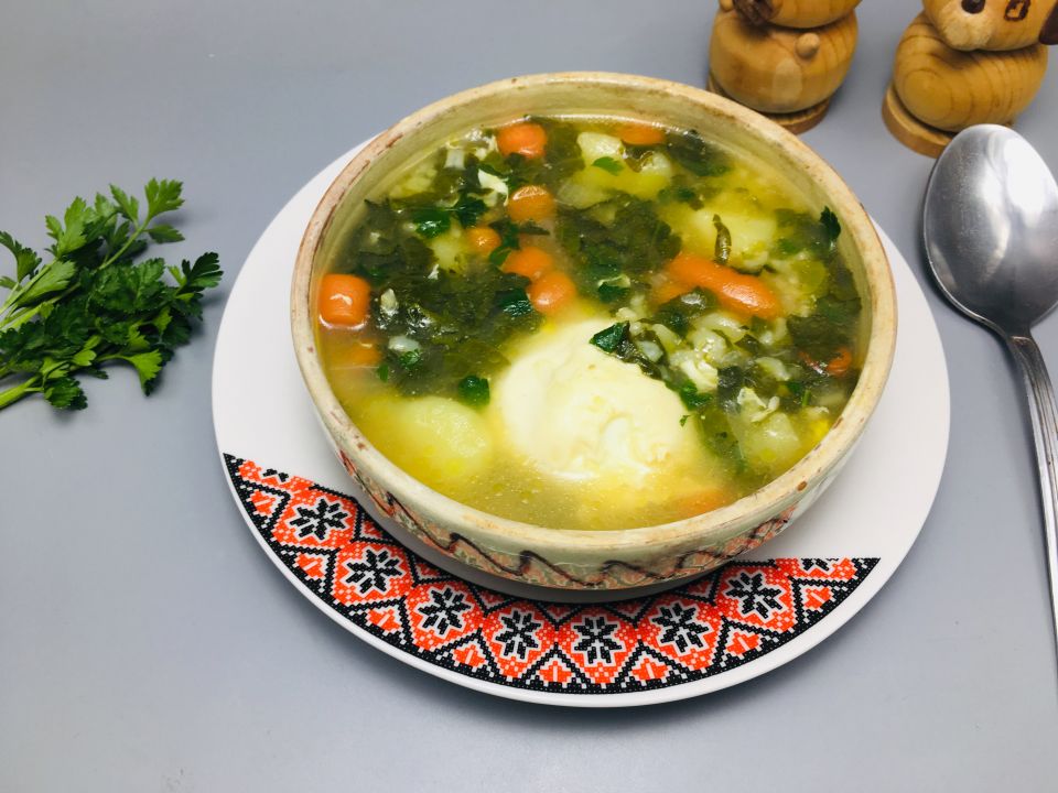 Ciorba de stevie cu oua intregi - Farfuria cu Gust - Retete culinare ...