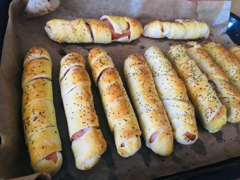 Covridog facut acasa - Farfuria cu Gust - Retete culinare din intreaga lume