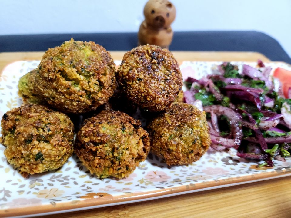 Falafel- chiftelute din naut - Farfuria cu Gust - Retete culinare din ...