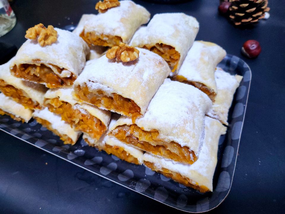 Strudel cu dovleac si nuca - Farfuria cu Gust - Retete culinare din ...