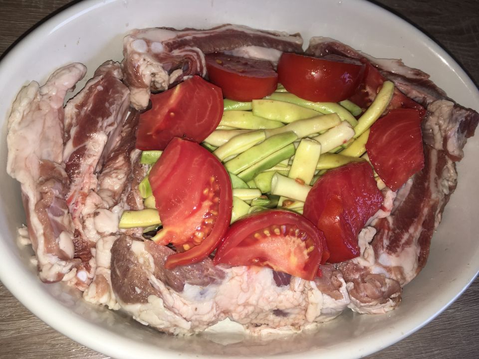 Costita de porc cu pastai de fasole- o friptura simpla si gustoasa ...