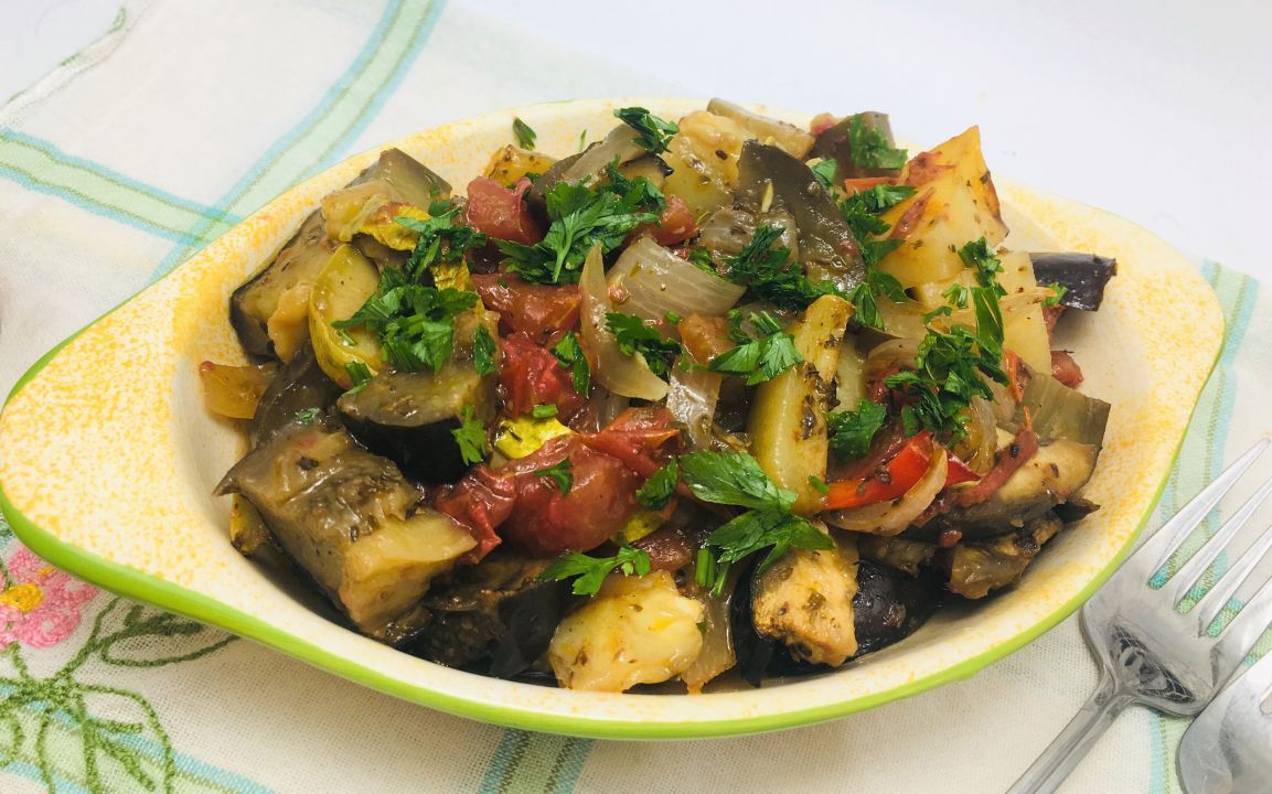 Briam- ghiveci de legume in stil grecesc - Farfuria cu Gust - Retete ...