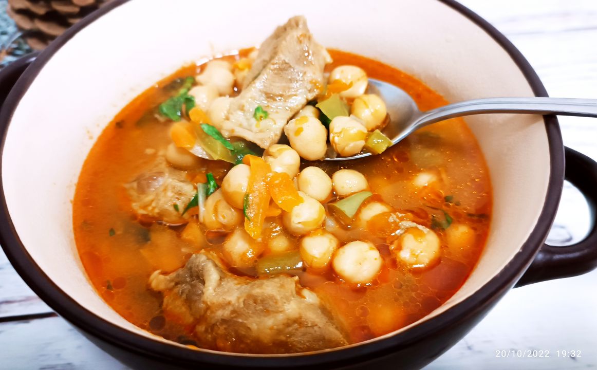 Supa de naut cu carne de porc - Farfuria cu Gust - Retete culinare din intreaga lume