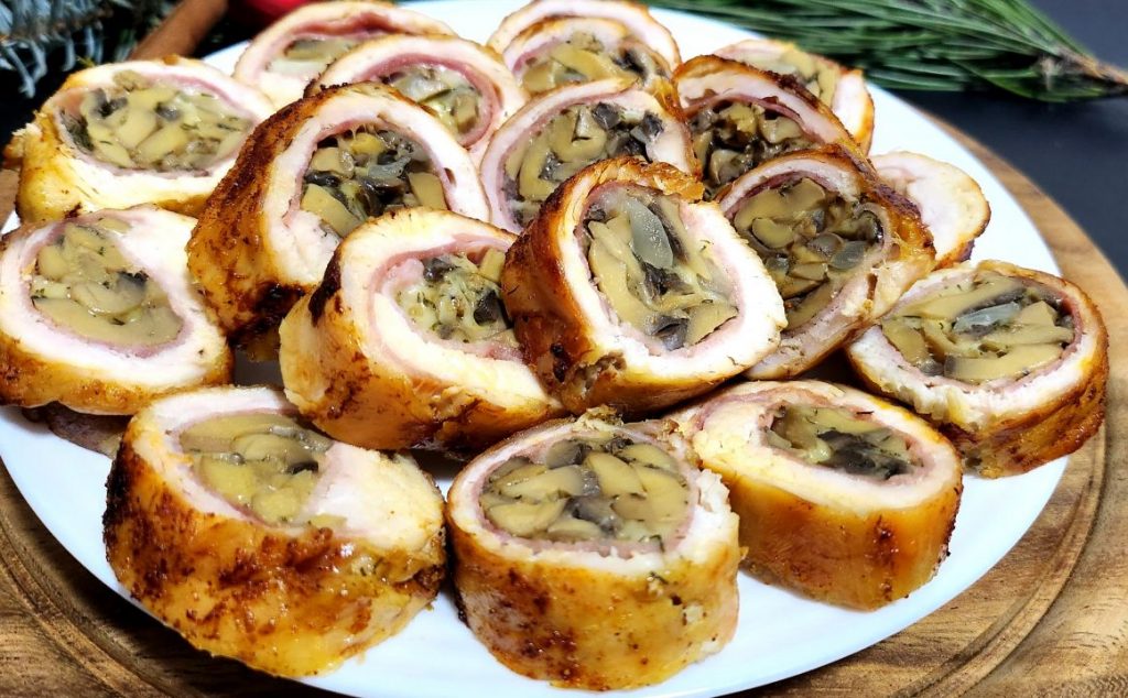 Rulada din piept de pui cu ciuperci - Farfuria cu Gust - Retete ...