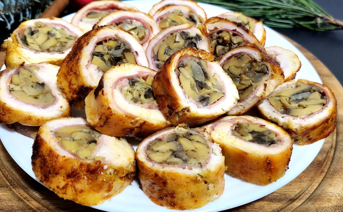 Rulada din piept de pui cu ciuperci - Farfuria cu Gust - Retete ...