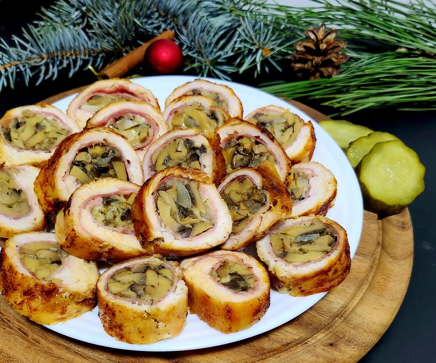 Rulada din piept de pui cu ciuperci - Farfuria cu Gust - Retete ...