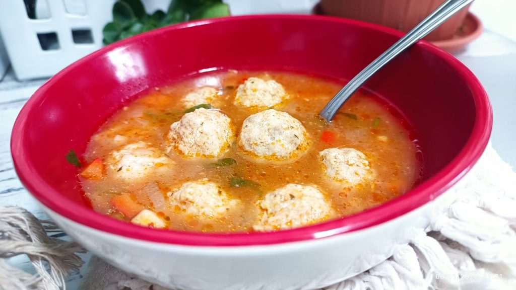 Ciorba de loboda cu oua intregi - Farfuria cu Gust - Retete culinare ...