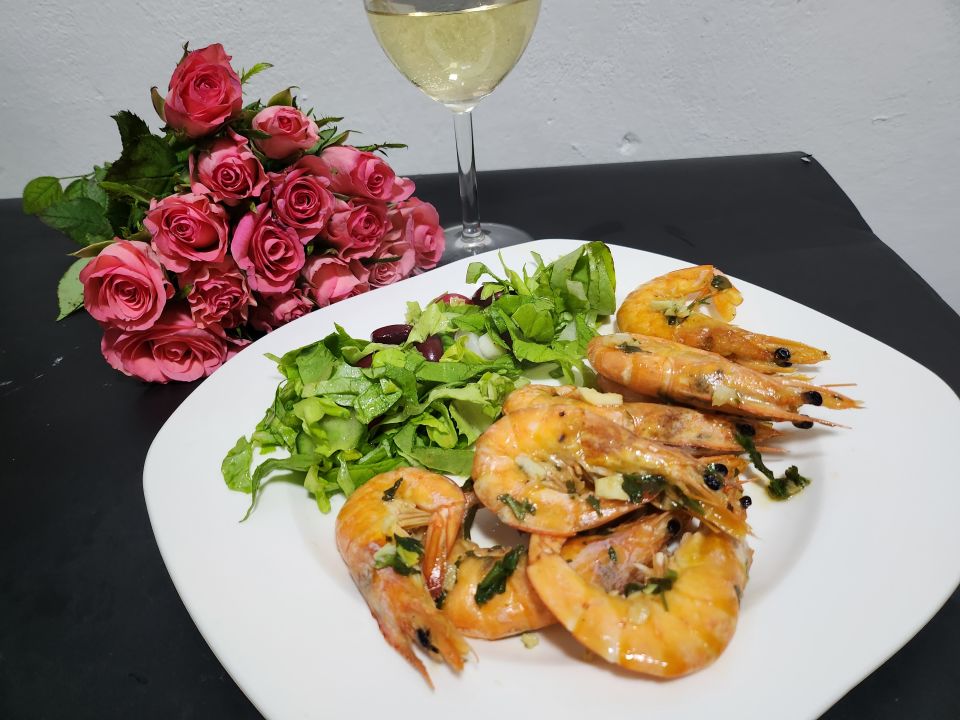 Creveti in sos de usturoi cu vin - Farfuria cu Gust - Retete culinare ...