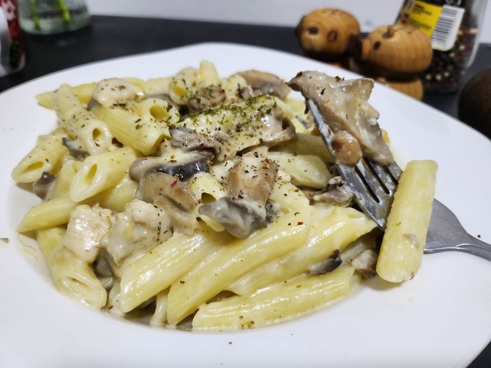Paste Alfredo - Farfuria cu Gust - Retete culinare din intreaga lume