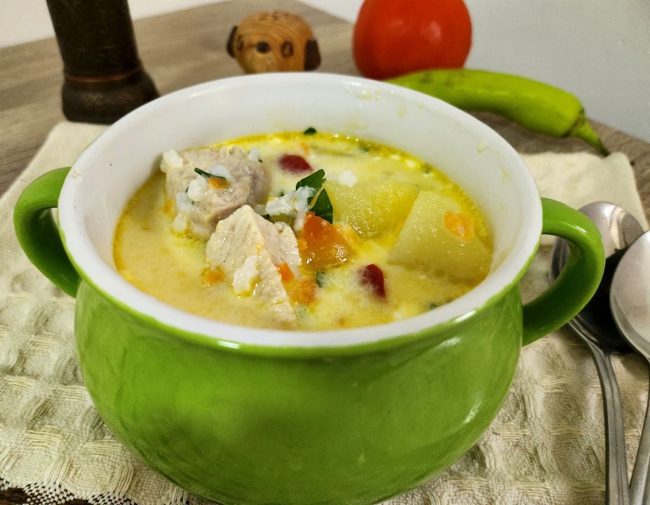 Ciorba de pui cu smantana - Farfuria cu Gust - Retete culinare din ...