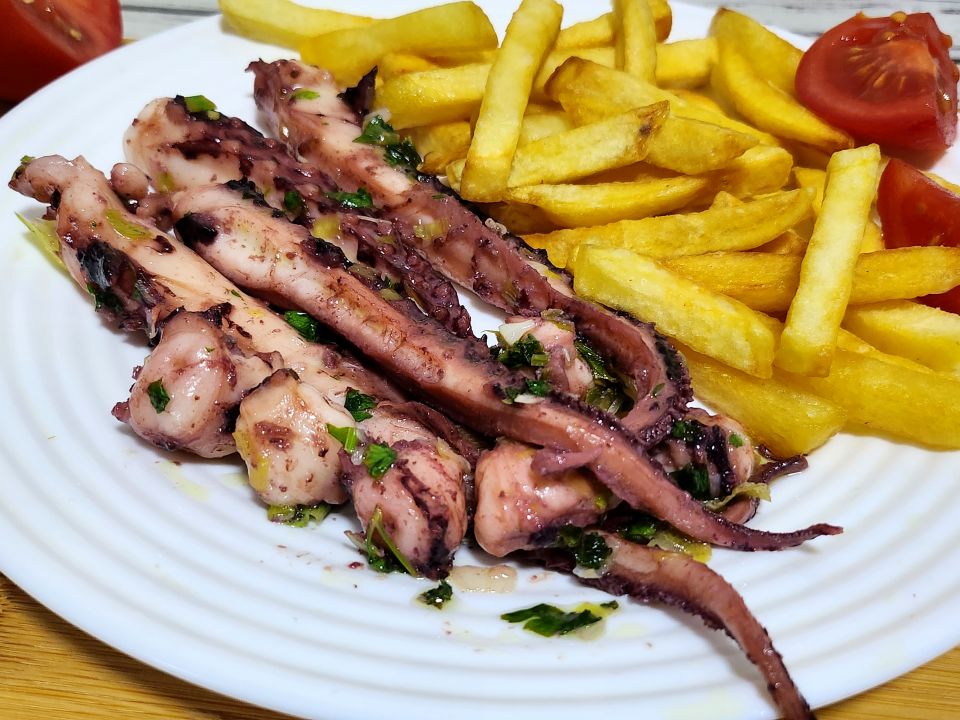 Tentacule de calamar - Farfuria cu Gust - Retete culinare din intreaga lume