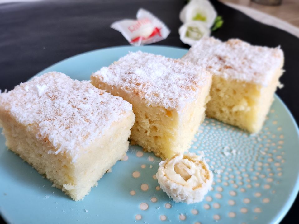 Prajitura Cub de Raffaello - Farfuria cu Gust - Retete culinare din ...
