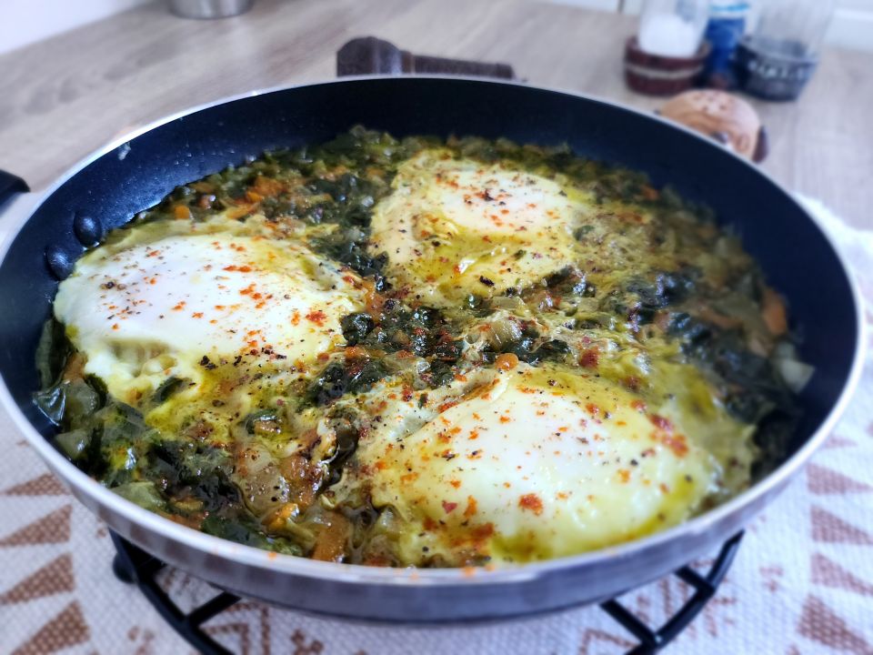 Mancare de spanac cu oua - Farfuria cu Gust - Retete culinare din ...