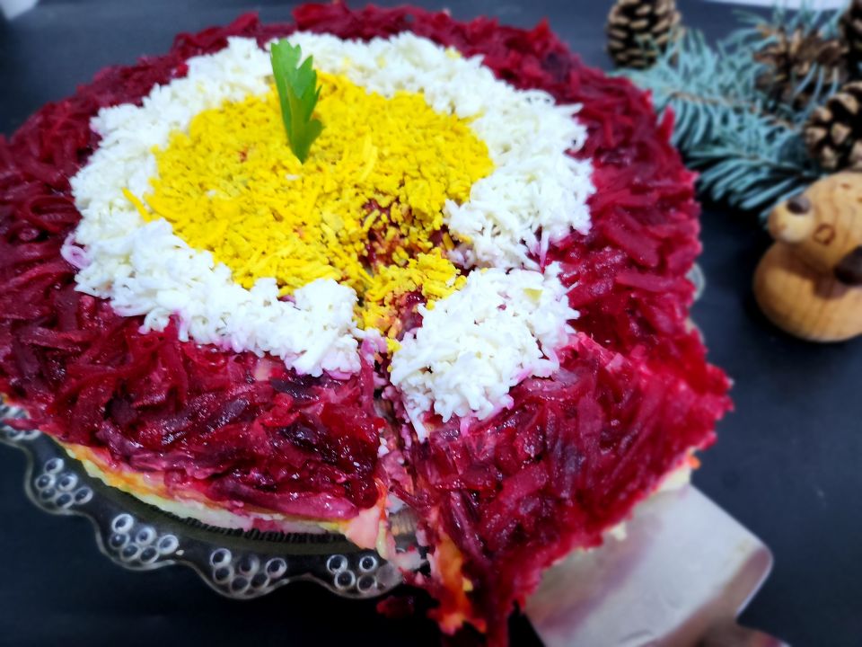 Suba- salata ruseasca cu sfecla rosie - Farfuria cu Gust - Retete ...