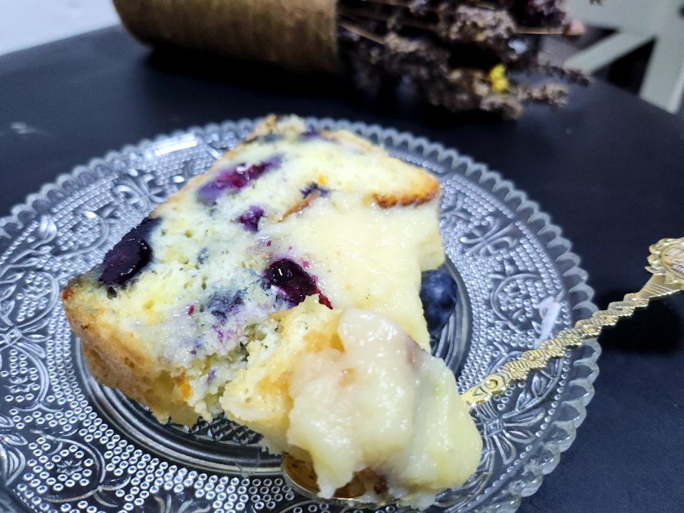 Chec cu afine si crema de vanilie - Farfuria cu Gust - Retete culinare ...