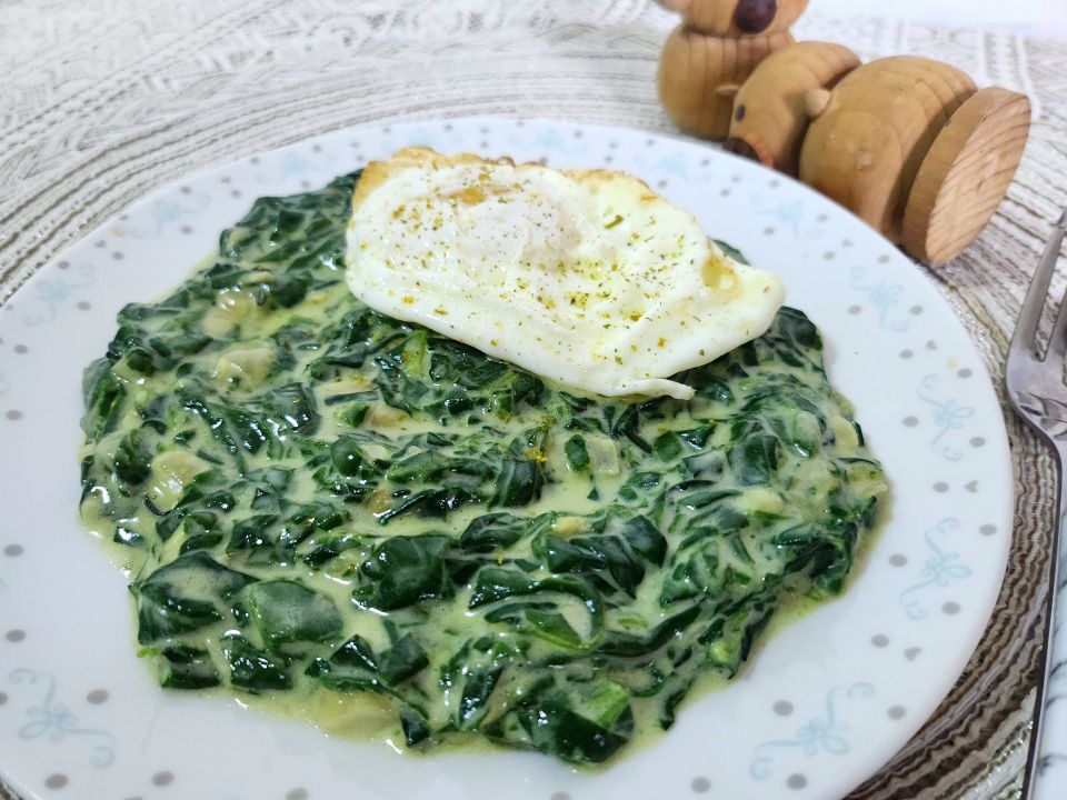 Mancare de spanac cu smantana - Farfuria cu Gust - Retete culinare din ...