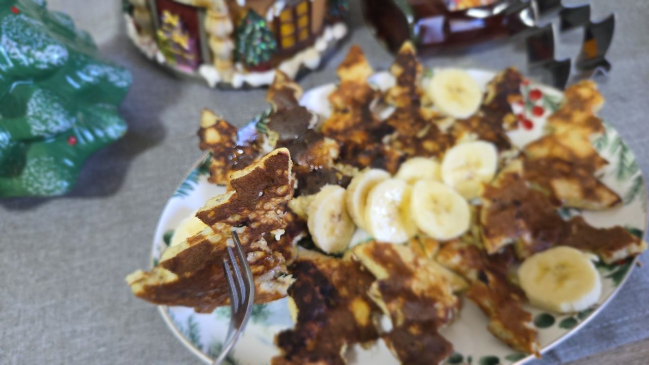 Pancakes rapide fara zahar Braduti de Craciun - Farfuria cu Gust ...
